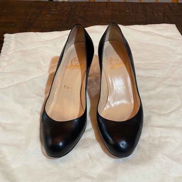 Christian Louboutin | Shoes | Christian Lou Boutin Classic Style Pumps ...